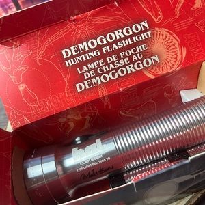 Netflix | Other | Netflix Stranger Things Demogorgon Hunting Flashlight ...